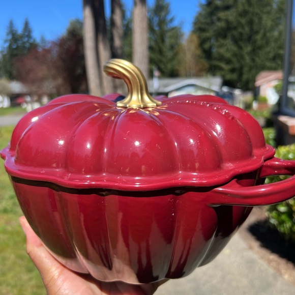 Le Creuset | Kitchen | Stunning Le Creuset Cast Iron Dutch Oven Pumpkin ...
